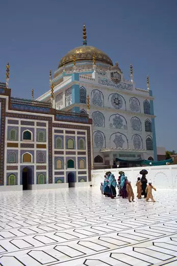 Ua Tala'i e Sufi a Pakisitana le Faatuatua ma le Fiafia 4910_7