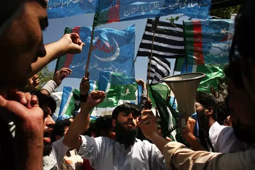 पाकिस्तान के सूफियों ने आस्था और परमानंद का उपदेश दिया 4910_9