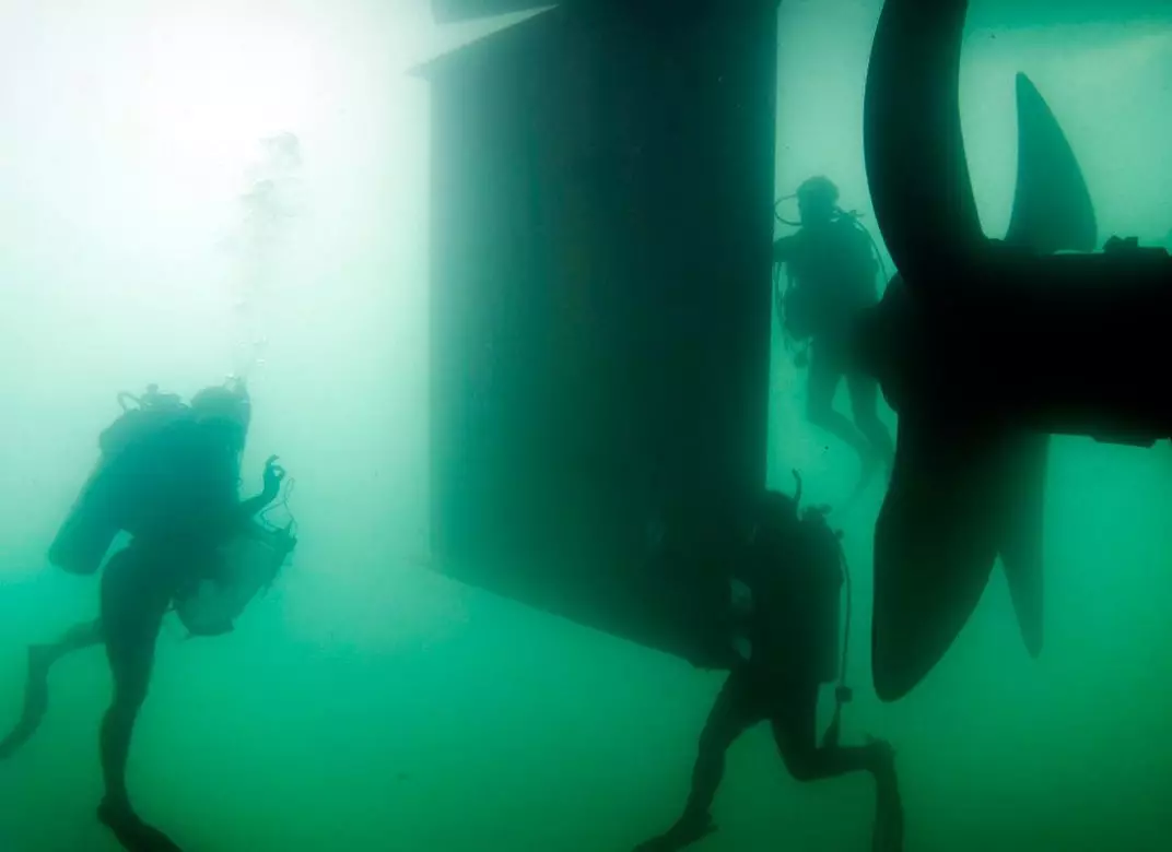 Wat is sa wichtich oer de boaiem fan in frachtskip? In Smithsonian Dive Team ferklearret 49173_11