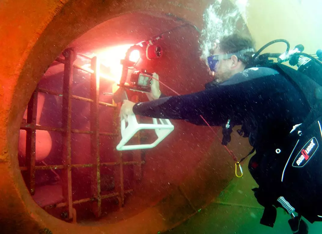 Wat is sa wichtich oer de boaiem fan in frachtskip? In Smithsonian Dive Team ferklearret 49173_8