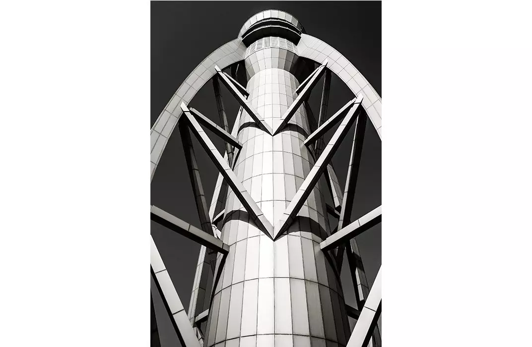 Kukoshesa Art uye Architecture yeWorld's Airport Towers 49304_8