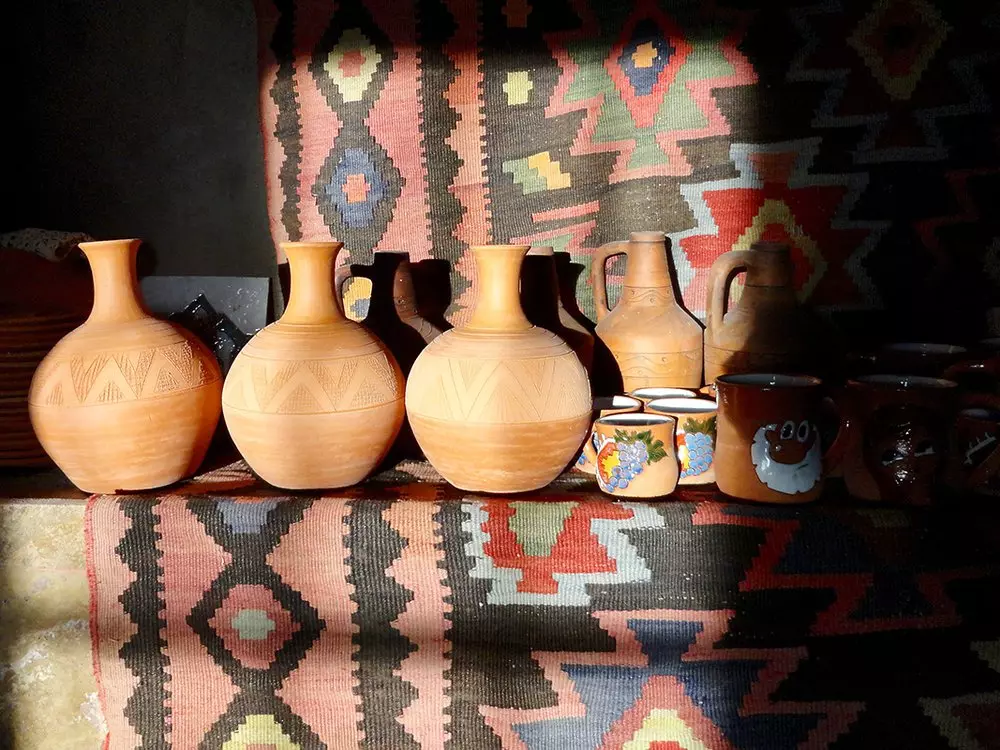 I-Sisian Ceramics