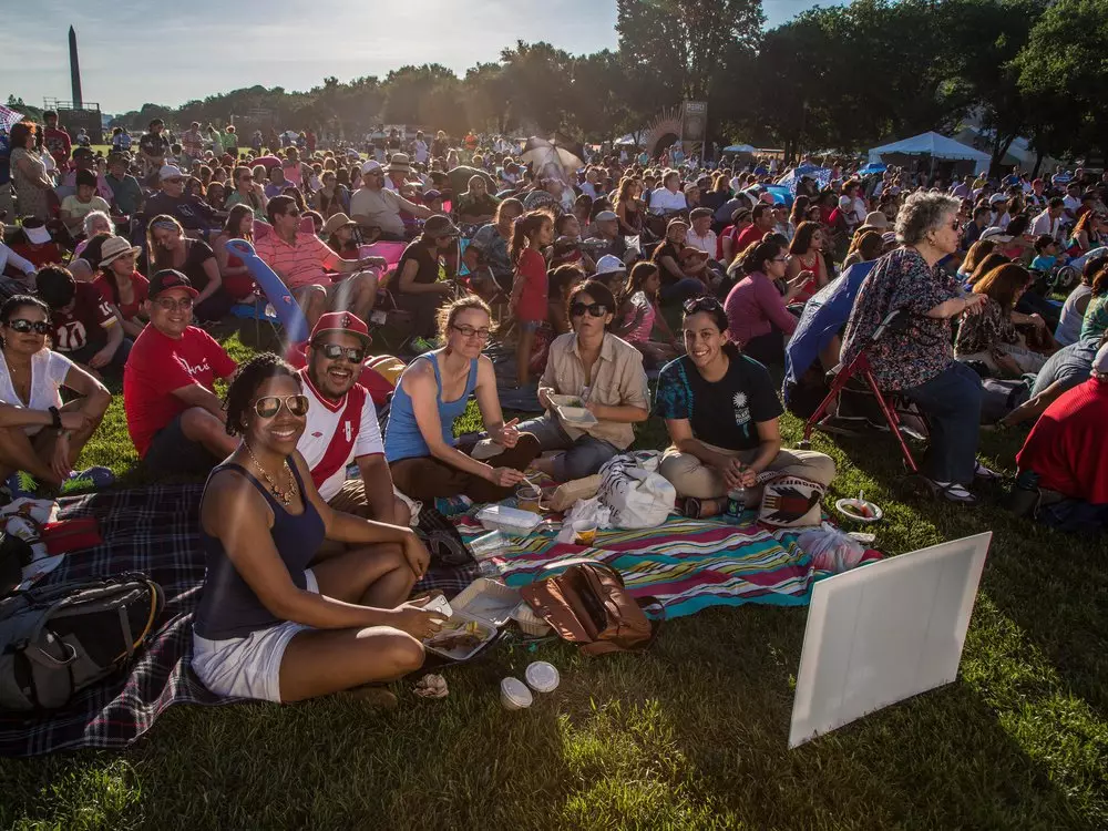 Hjir is hoe't jo in mear betsjuttingsfolle ûnderfining hawwe op it Smithsonian Folklife Festival