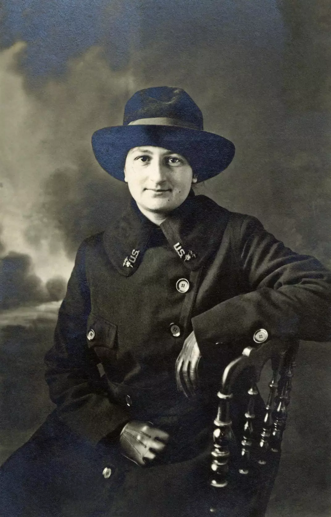 Durante a Primeira Guerra Mundial, muitas mulheres serviram e algumas receberam o mesmo salário
