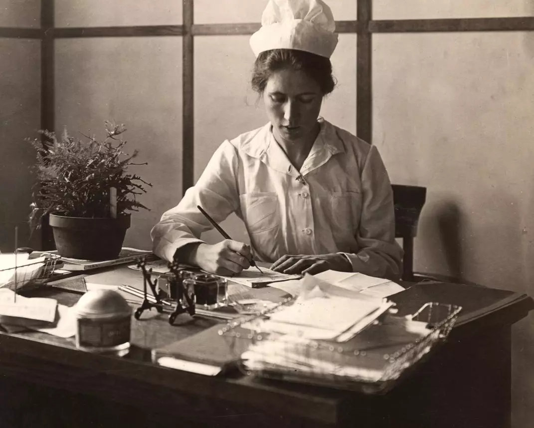 Under første verdenskrig tjenestegjorde mange kvinner og noen fikk likelønn