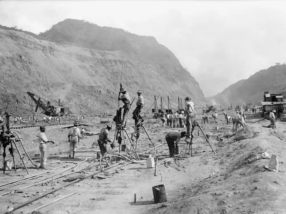 Изградба на Панамскиот канал