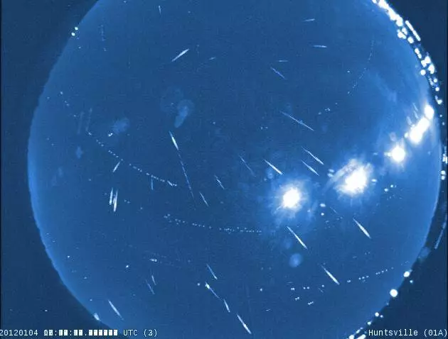 2015-يىلى Quadrantid Meteor Shower بىلەن ئۈزۈك