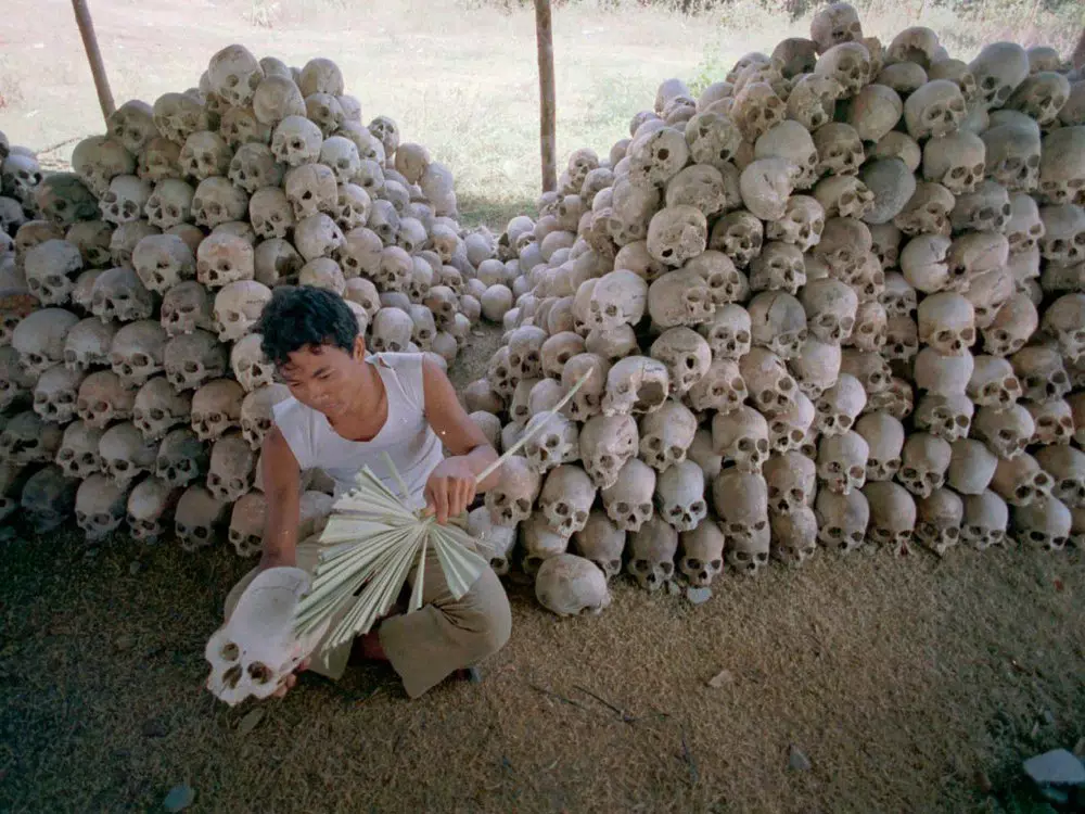 Icyemezo cyibanze gisanga abayobozi babiri barokotse Khmer Rouge Bahamwa na Jenoside