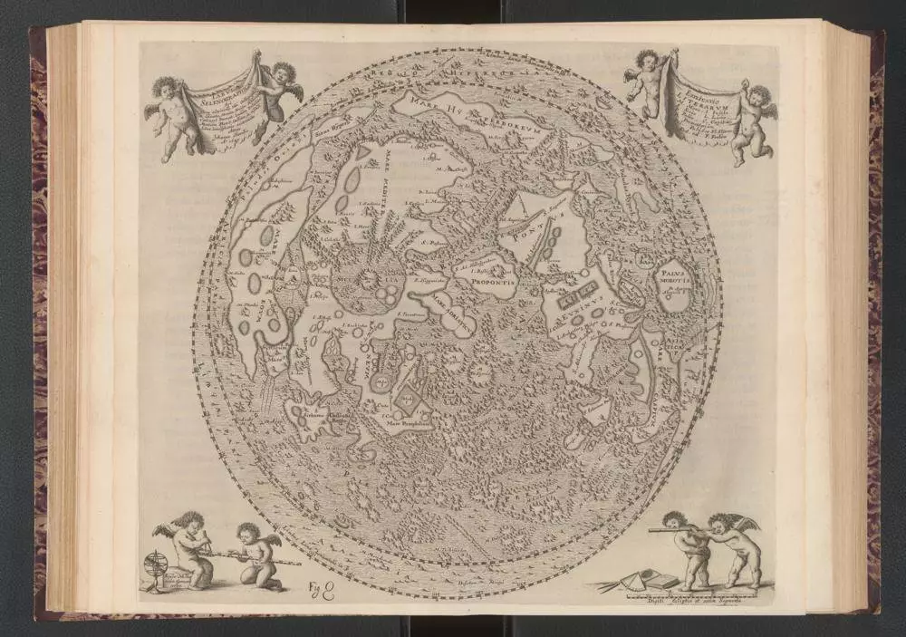 Mondkarte mit beschrifteten Merkmalen