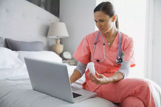 Le recensioni online stanno finalmente recuperando terreno con la professione medica