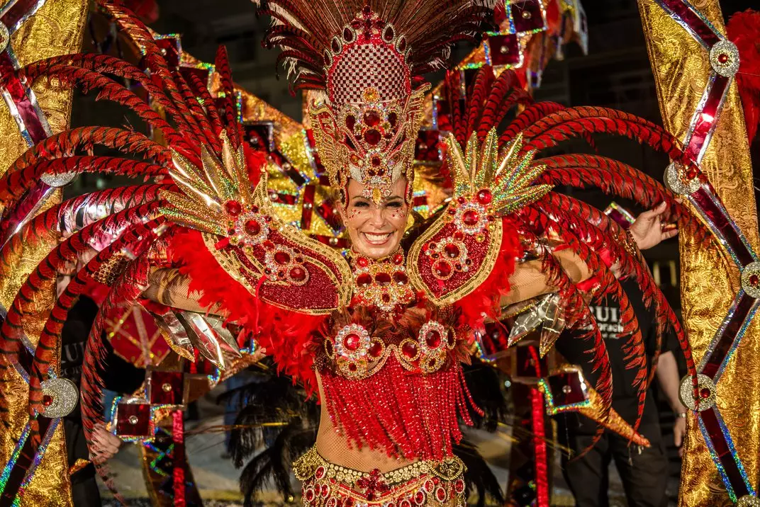 Foto të çmendura, të mrekullueshme nga Mardi Gras dhe Karnaval 50119_20