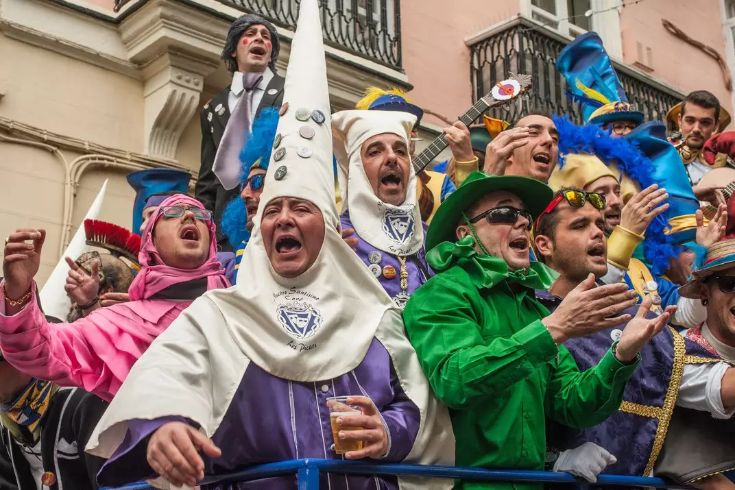 Mardi Gras va Karnavaldan aqldan ozgan, ajoyib suratlar 50119_5