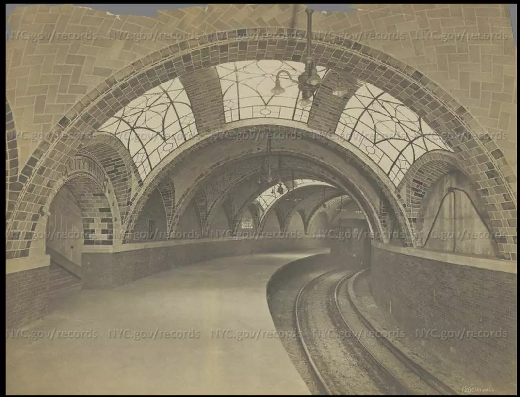 Stația de metrou originală a Primăriei, 1904.