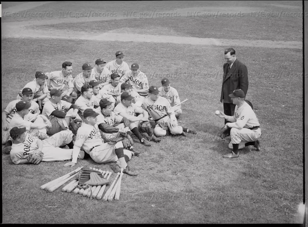 Echipa de baseball a Departamentului de Poliție, 1941.