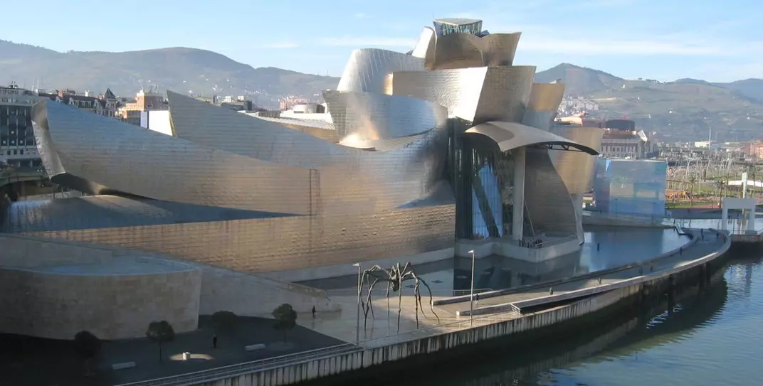 UFrank Gehry, iMyuziyam yaseGuggenheim Bilbao (Ngoncedo lweWikicommons)