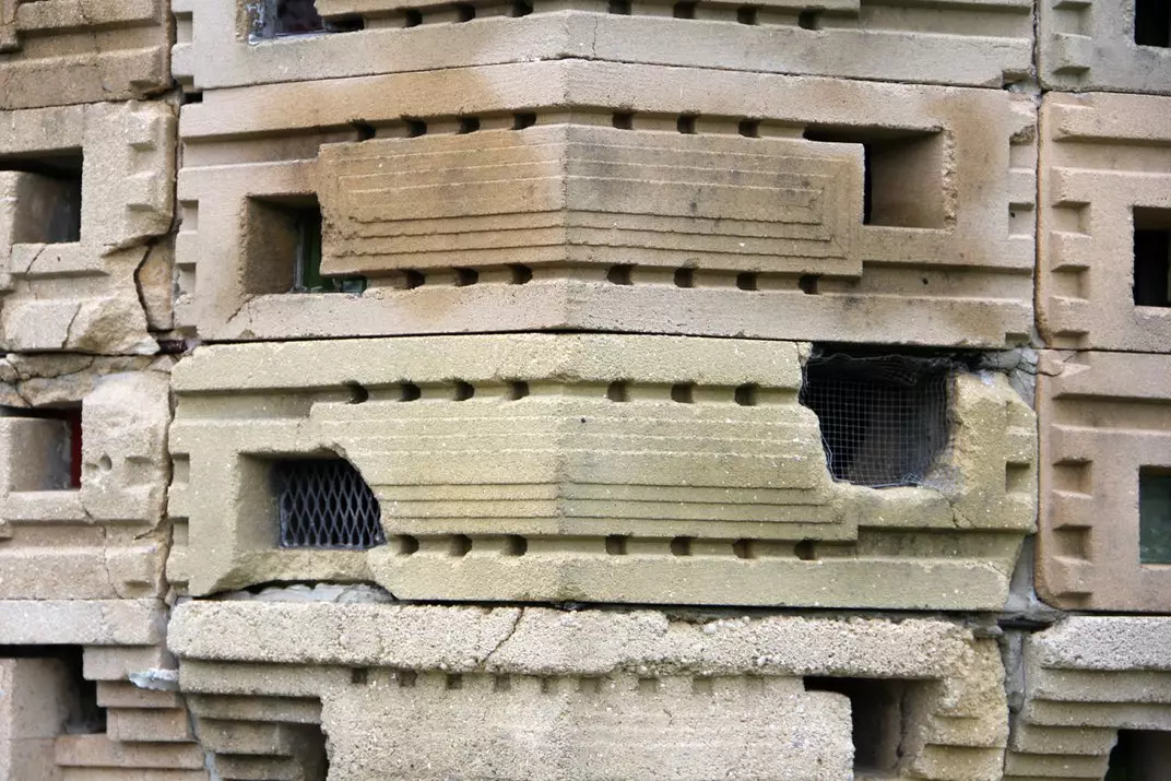 Vue rapprochée du bloc de béton existant (image courtoisie FSC)