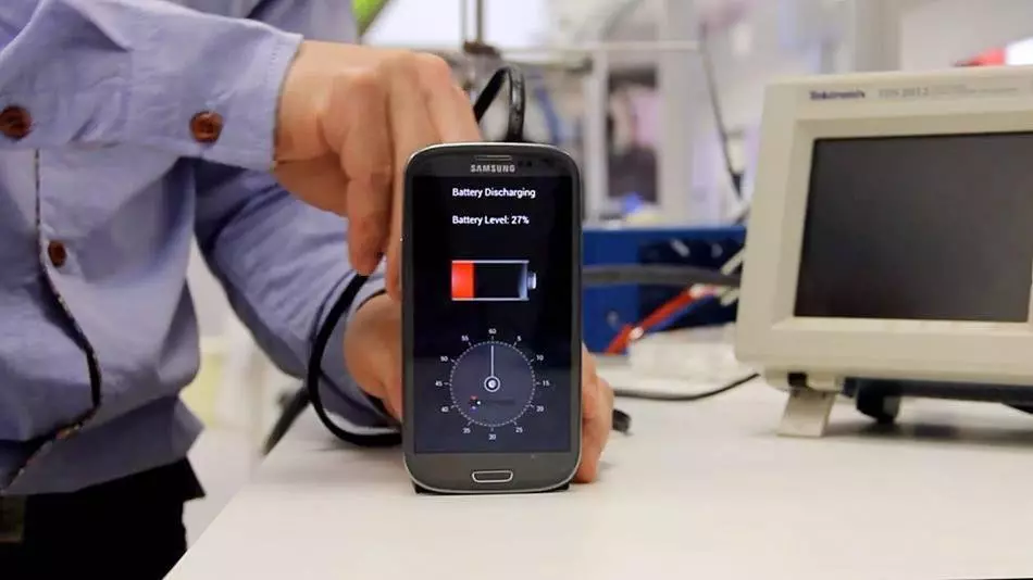 Aquesta bateria podria carregar el vostre telèfon intel·ligent en 30 segons