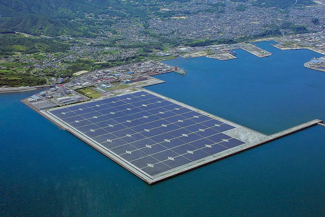 Is Japan's Offshore Solar Power Plant de takomst fan duorsume enerzjy? 50343_1