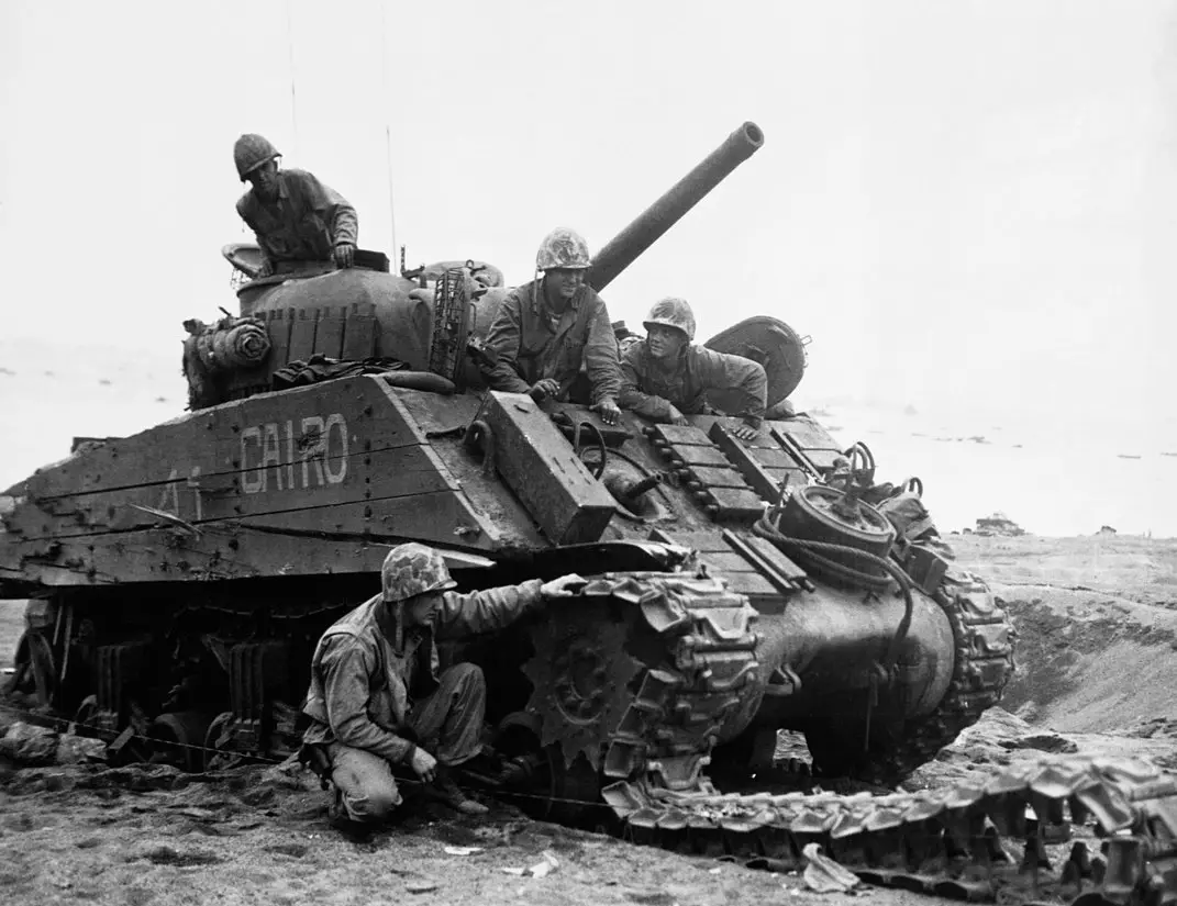 Fotos de la batalla d'Iwo Jima per commemorar el seu 70è aniversari 50359_22