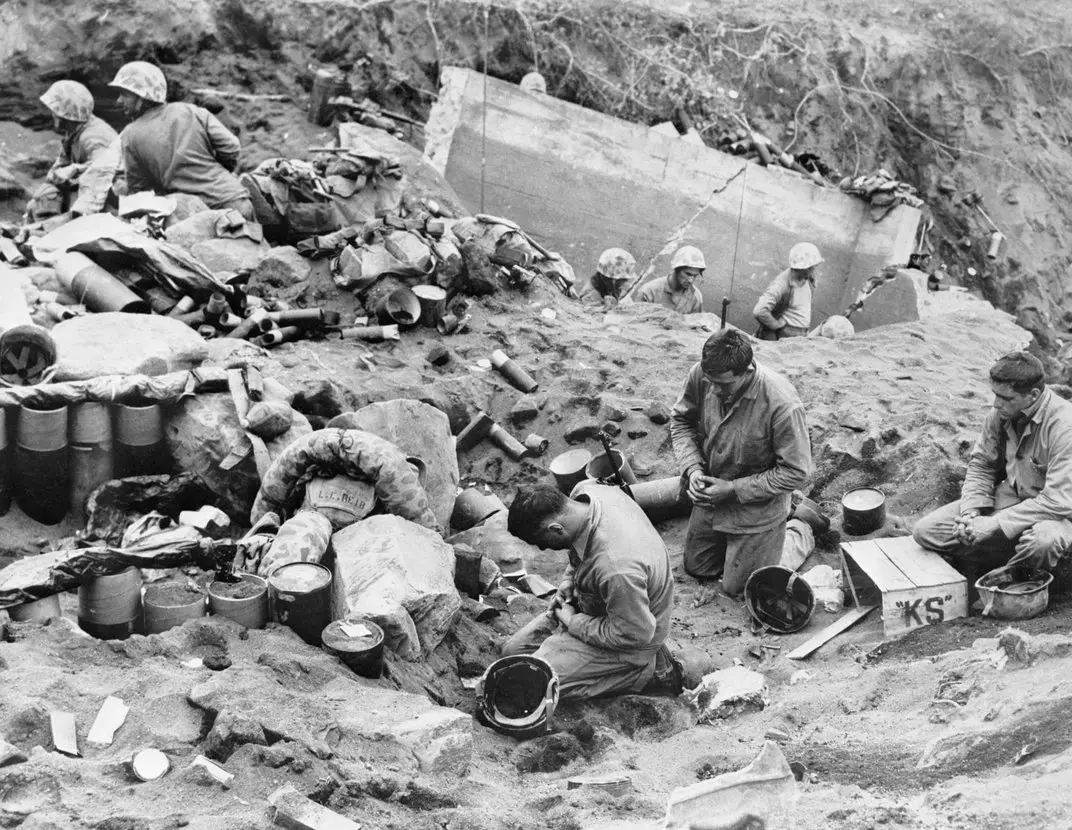 Bilder fra slaget ved Iwo Jima for å markere 70-årsjubileet 50359_4