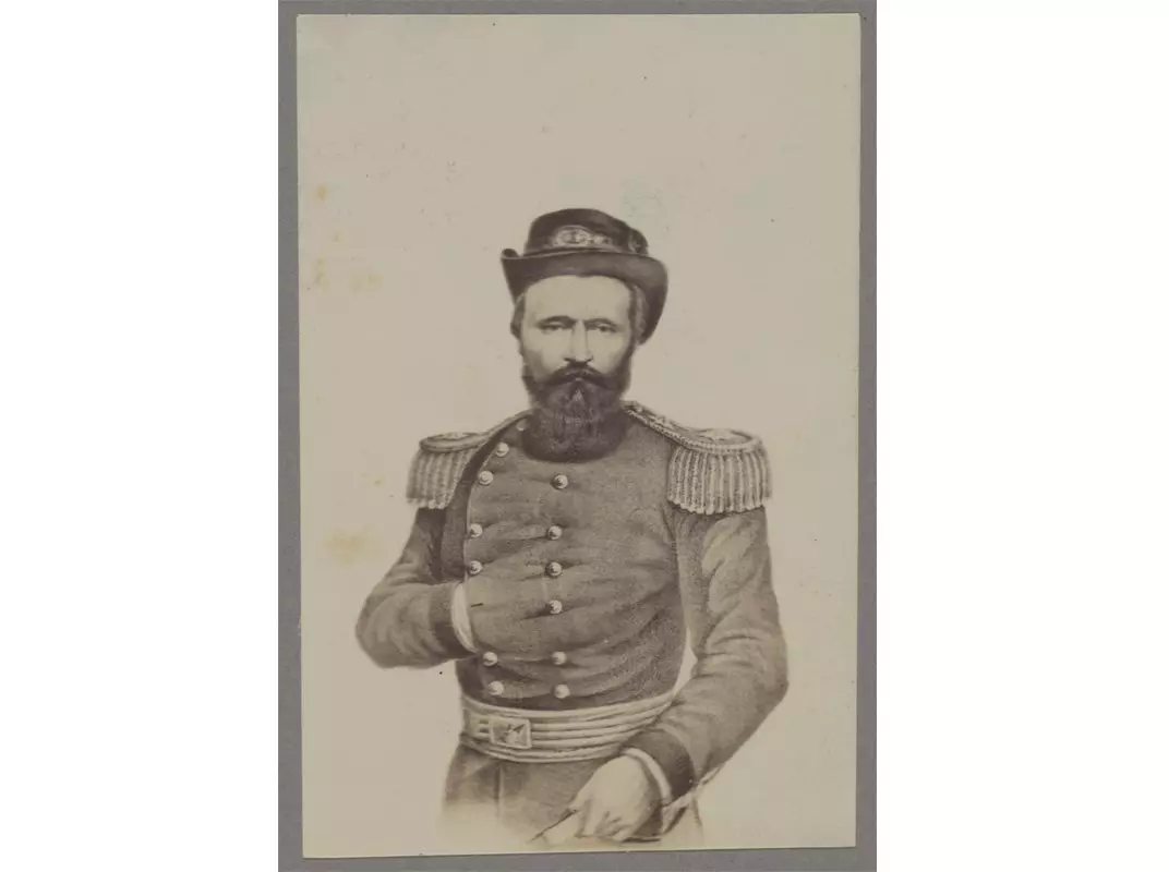 General Kee Wanaagsanaa? Ulysses S. Grant ama Robert E. Lee? 50391_2