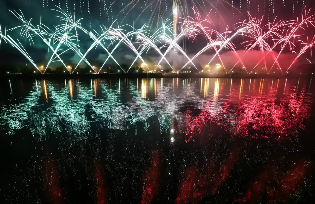 Fotos deslumbrantes del primer festival pirotécnico anual de Rusia 50616_1