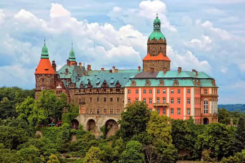 Kunjungi Kastil yang Rusak di Polandia 50619_3