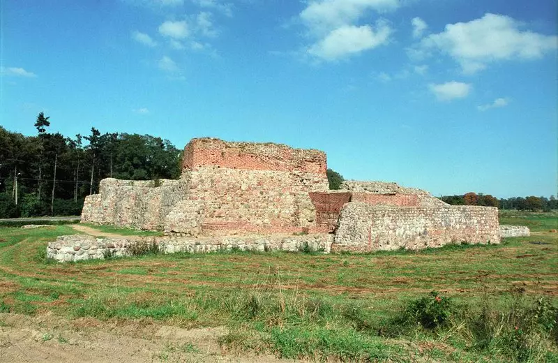 Nganjang ka Ruined Castles of Polandia 50619_4