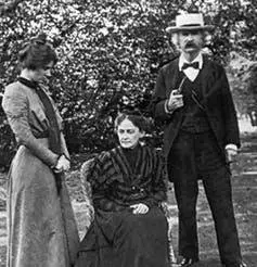 Mark Twain, eşi Olivia ve kızı Clara ile birlikte