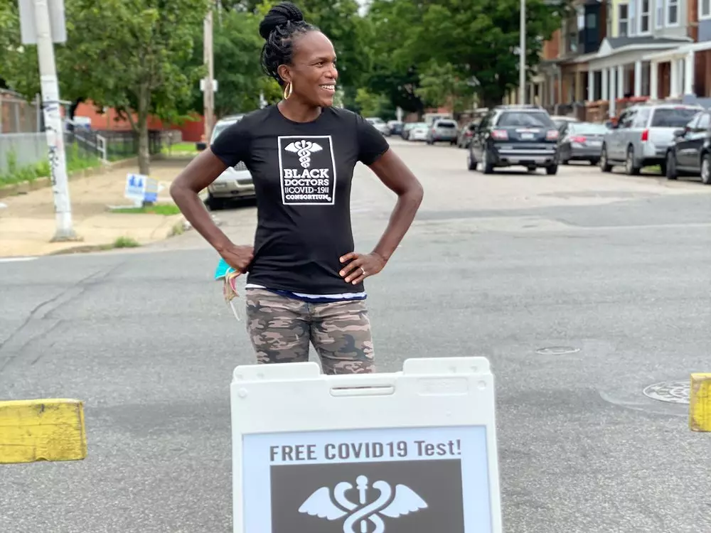 Upoznajte crne liječnike koji donose cjepiva protiv Covida u teško pogođene zajednice u Philadelphiji
