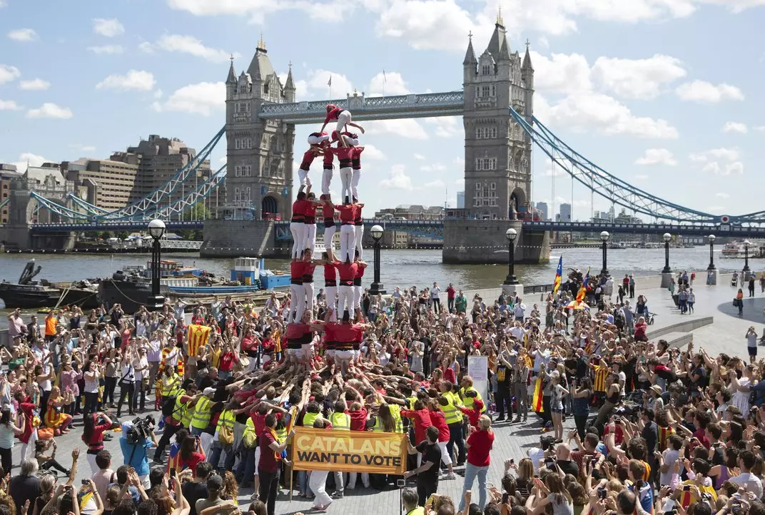 ¿Qué tiene que ver una torre humana de 36 pies de altura con la independencia catalana? 50996_4