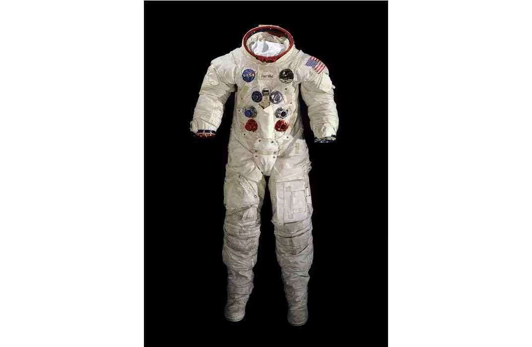 Dem Neil Armstrong säi Spacesuit