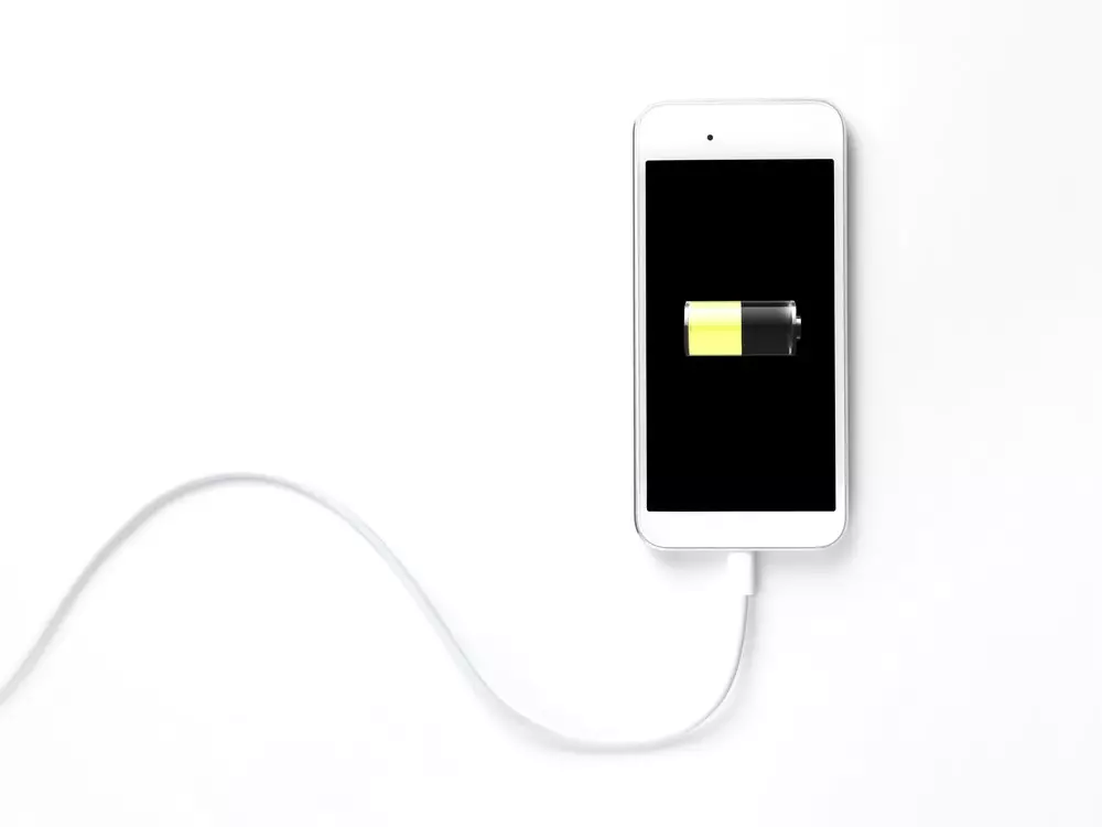 smartfon-charging.jpg