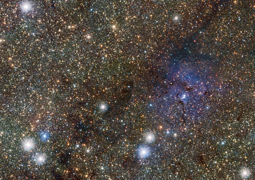 Cov Visions Cosmic no suav nrog lub hli Parade thiab liab qab Nebula