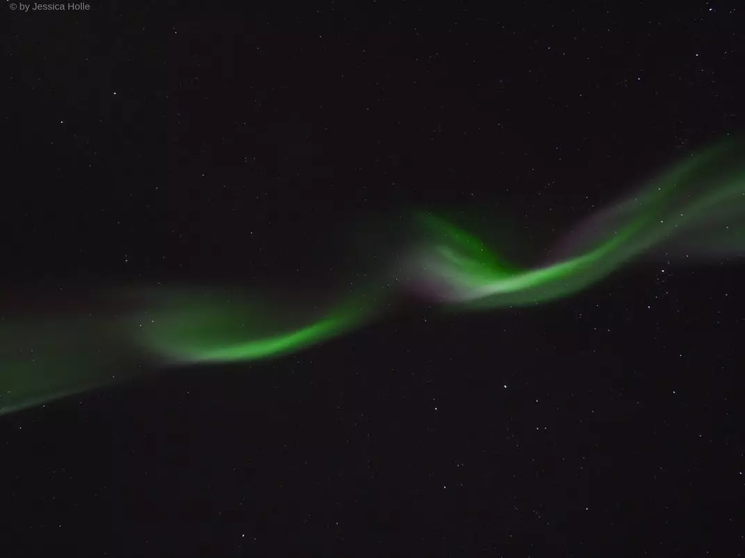 Dizze himelske hichtepunten omfetsje streamende Auroras en in gebarsten komeet 51311_2