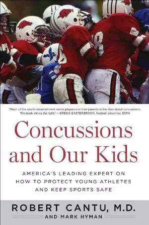 Преглед на сликичка за потреси и нашите деца: водечки американски експерт за тоа како да се заштитат младите спортисти и да се одржува спортот безбеден