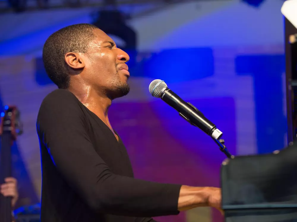 Prečo je Jon Batiste dokonalou voľbou byť kapelníkom „Late Night“.