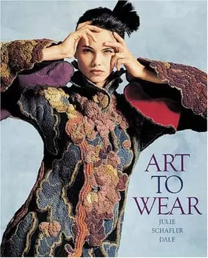 预览视频“Art to Wear”的缩略图