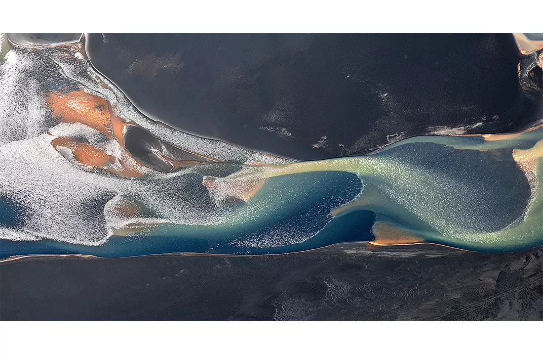 Vistas aéreas dos ríos volcánicos de Islandia 51662_15