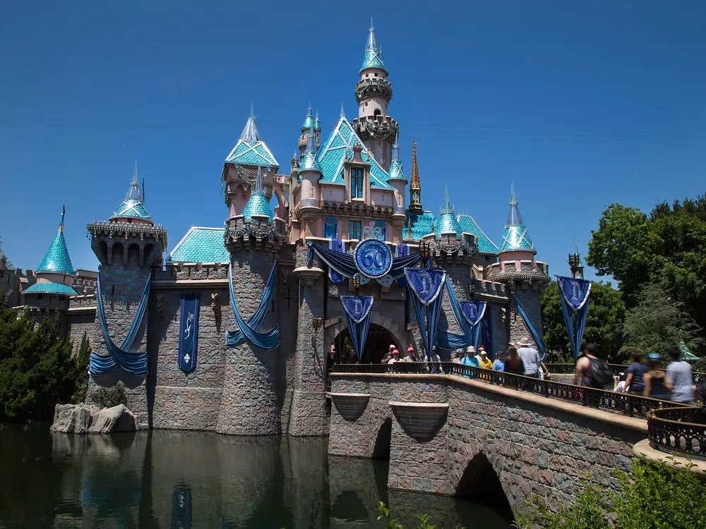 De ferhalen efter Disneyland's Hidden Wonders