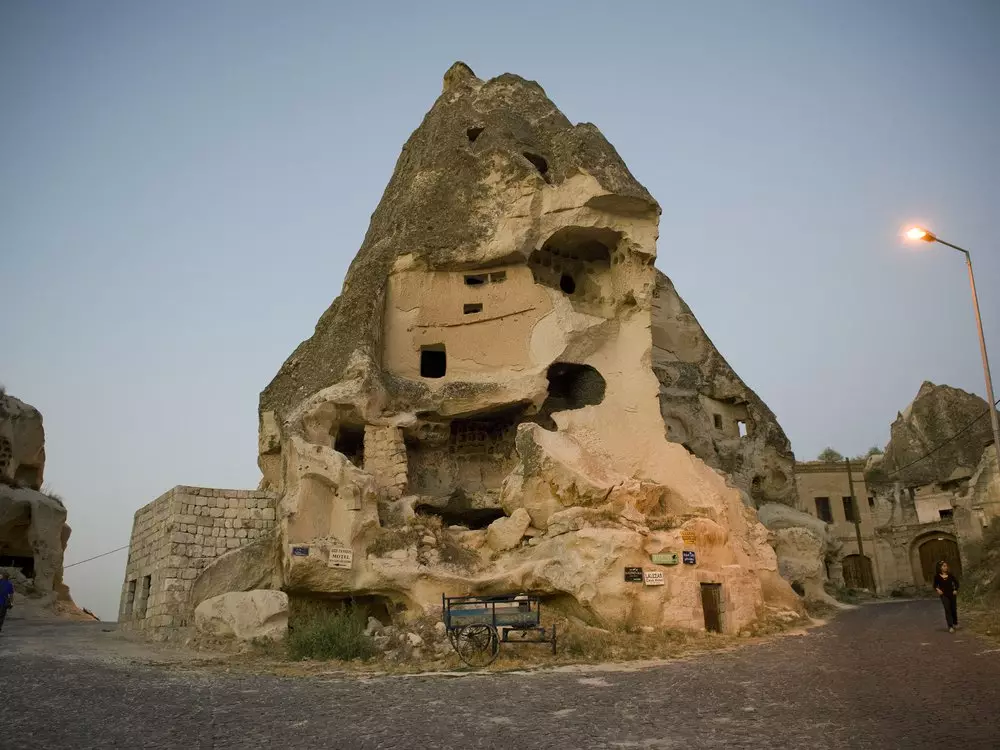 Tọki's 'Fairy Chimneys' Ni Awọn miliọnu Ọdun ni Ṣiṣe