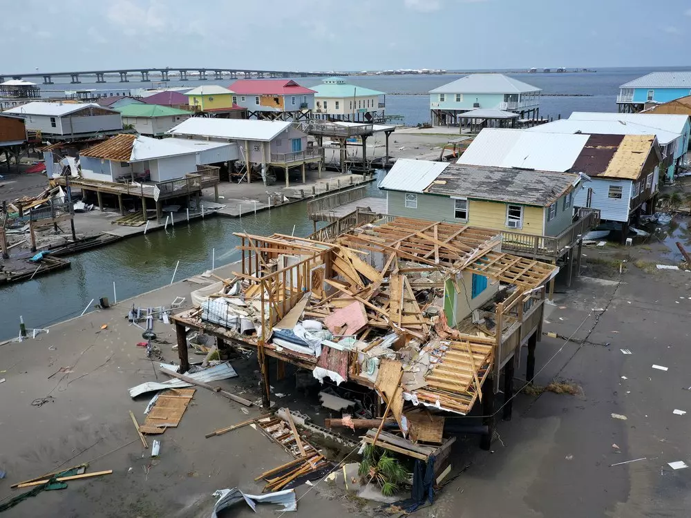 När en naturkatastrof inträffar lär sig byggnadsingenjörer av förstörelsen