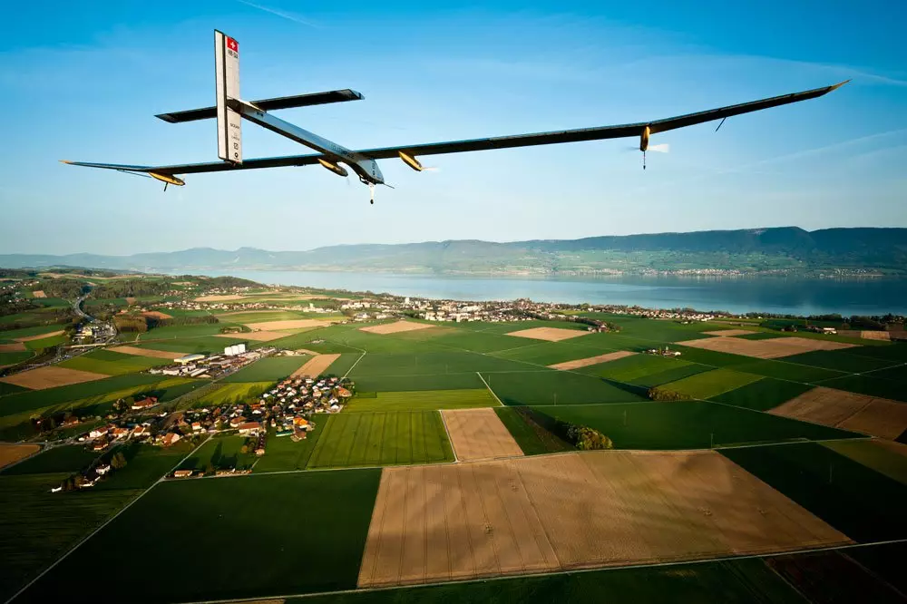 Može li avion letjeti oko svijeta samo na solarnu energiju?