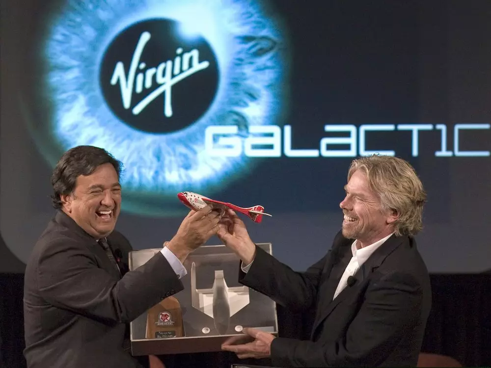 Delay-Pagued Virgin Galactic se spet znajde z zamudo