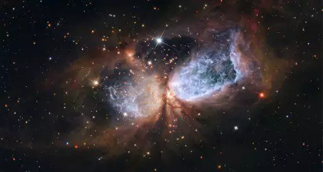 허블 우주 망원경과 일본 스바루 망원경으로 촬영한 S106 합성 사진