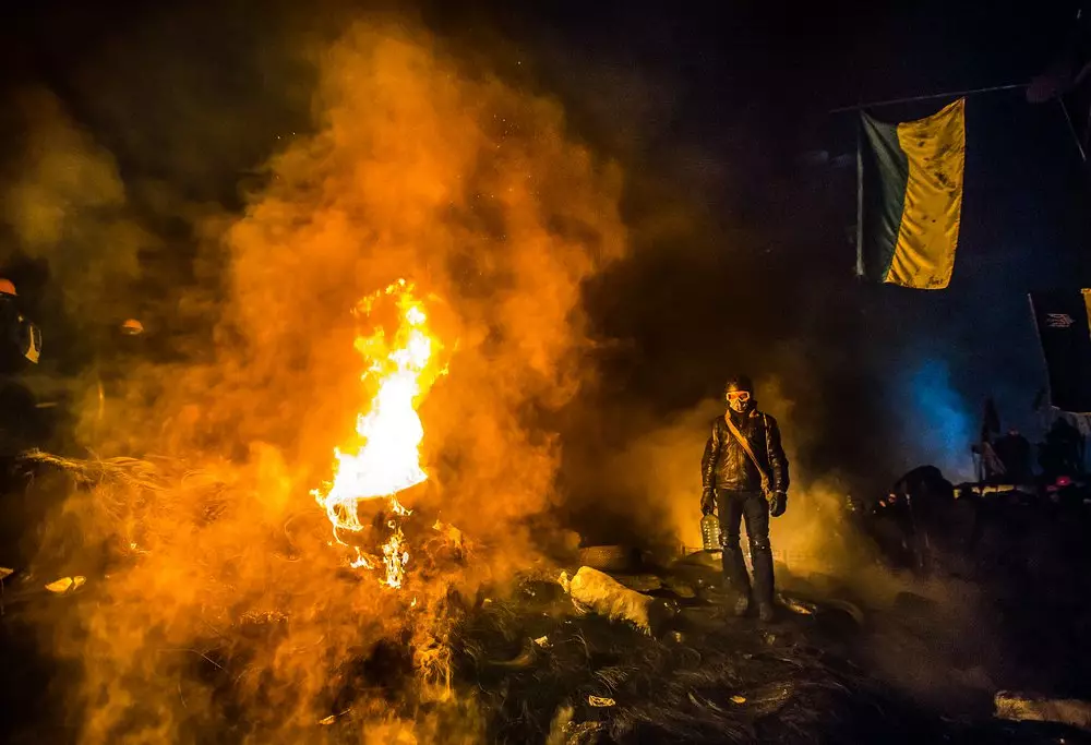 Неліктен адамдар Украинада наразылық білдірді?