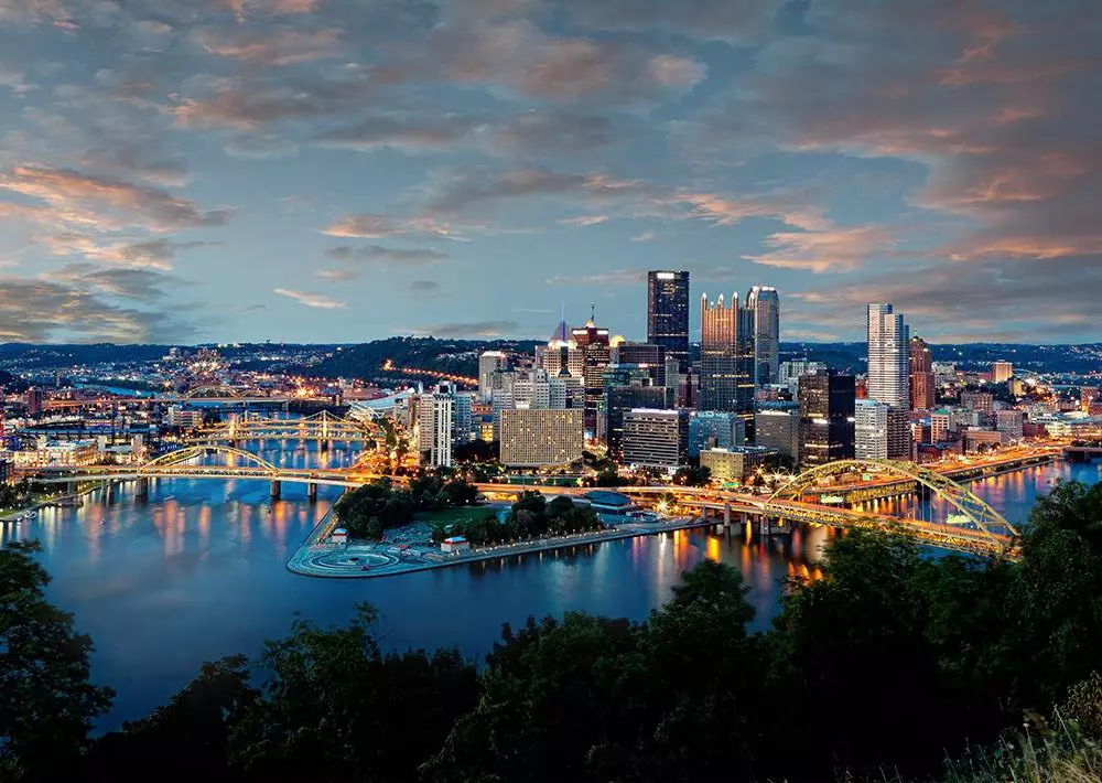 Pittsburgh, a Pro Football mögötti város, a Big Macek és a gyermekbénulás elleni oltás ünneplése