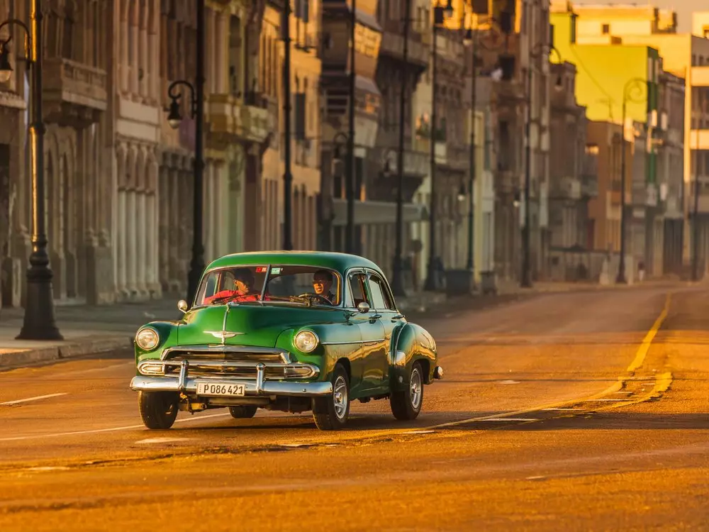 Por fin hai wifi gratuíto en Cuba