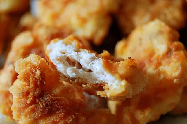 Lieben Sie Chicken Nuggets? Vielen Dank an Cornell Poultry Professor Robert C. Baker