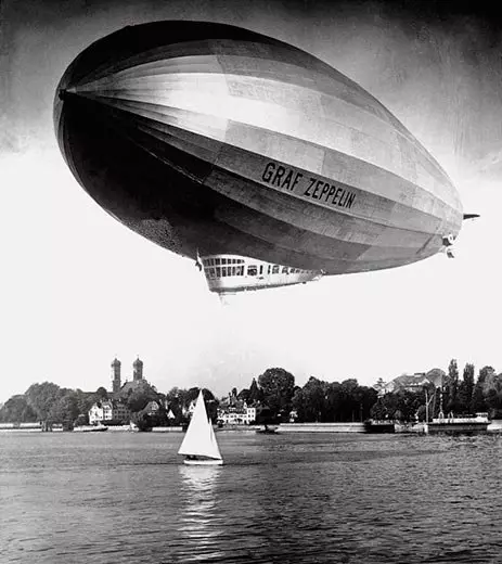 Pengiriman Liburan Dari Graf Zeppelin 5428_2